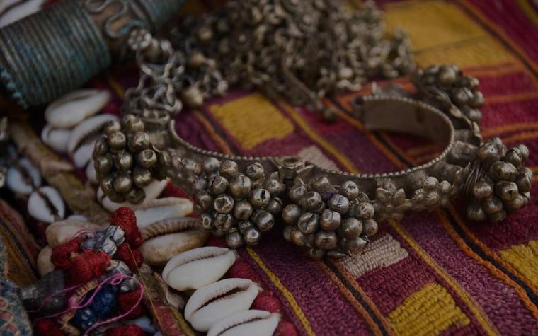 Gujarati Snacks, Crafts and a Gorgeous Temple | MakeMyTrip Blog