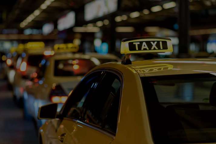 Hiring a Cab for a Road Trip | MakeMyTrip Blog